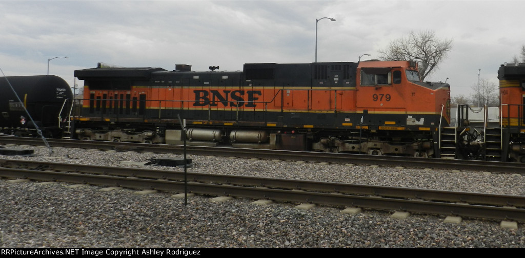 BNSF 979